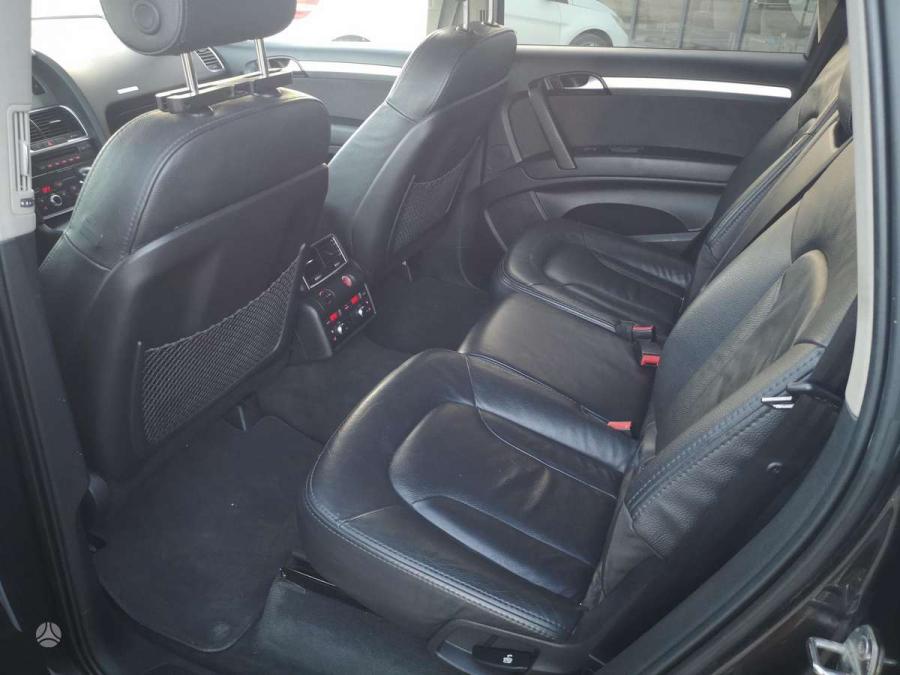 Grey Audi Q7 2008 in Klaipeda, with an engine capacity of 3.00 L and mileage of 285 thousand km for 6500 €, photo 18 on AUTOMOTO.COM.LV