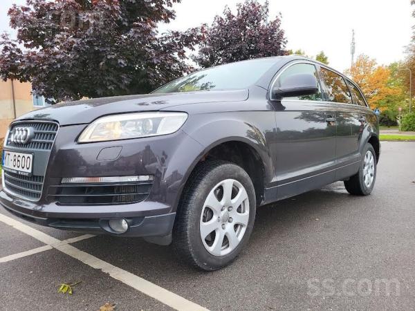 Pelēks Audi Q7 2008 Cēsis, ar dzinēja tilpumu 3.00 L un nobraukumu 402 tūkst. km par 5700 €, foto 1 vietnē AUTOMOTO.COM.LV