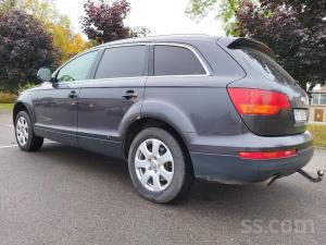 Grey Audi Q7 2008 in Cesis, with an engine capacity of 3.00 L and mileage of 402 thousand km for 5700 €, photo 3 on AUTOMOTO.COM.LV