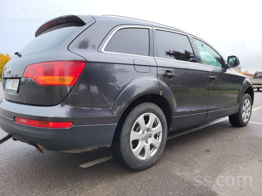 Grey Audi Q7 2008 in Cesis, with an engine capacity of 3.00 L and mileage of 402 thousand km for 5700 €, photo 4 on AUTOMOTO.COM.LV