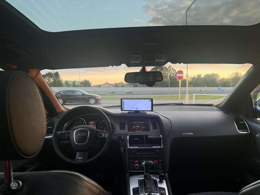 Grey Audi Q7 2008 in Vilnius, with an engine capacity of 2.97 L and mileage of 369 thousand km for 5500 €, photo 9 on AUTOMOTO.COM.LV
