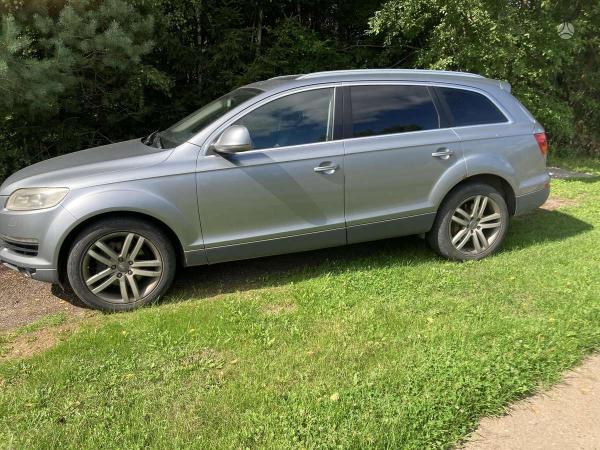 Audi Q7 2008 in Vilnius on AUTOMOTO.COM.LV Grey Audi Q7 2008 in Vilnius, with an engine capacity of 4.13 L and mileage of 306 thousand km for 4000 €, photo 1 on AUTOMOTO.COM.LV