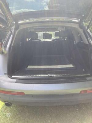 Pelēks Audi Q7 2008 Viļņa, ar dzinēja tilpumu 4.13 L un nobraukumu 306 tūkst. km par 4000 €, foto 6 vietnē AUTOMOTO.COM.LV