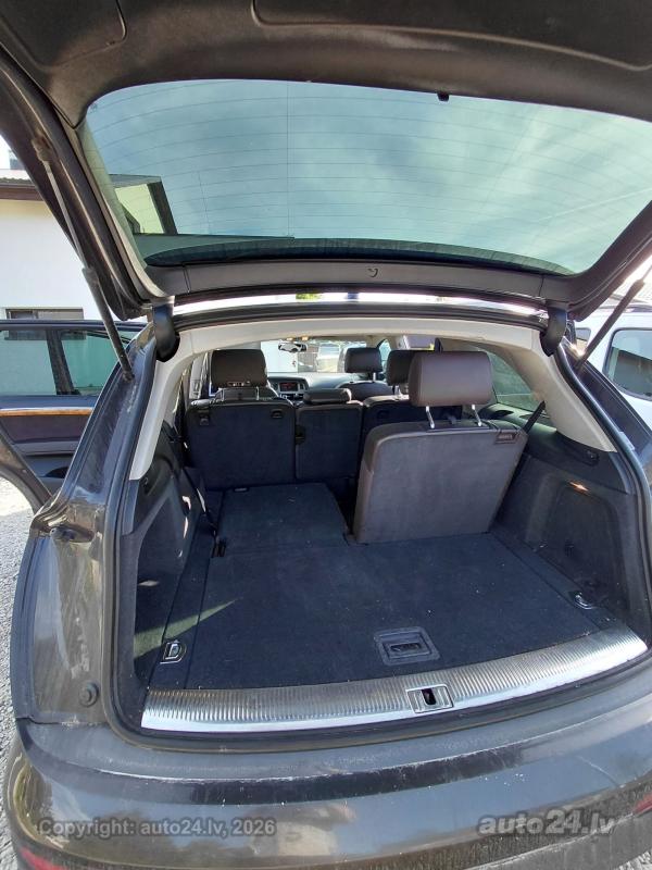 Grey Audi Q7 2008 in Parnu, with an engine capacity of 3.00 L and mileage of 350 thousand km for 1 €, photo 9 on AUTOMOTO.COM.LV