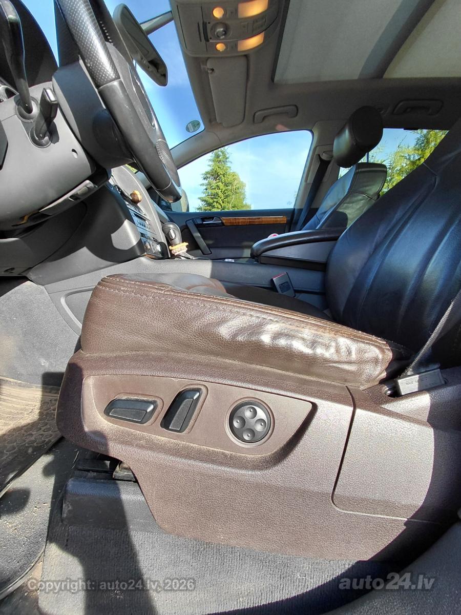 Pelēks Audi Q7 2008 Pērnava, ar dzinēja tilpumu 3.00 L un nobraukumu 350 tūkst. km par 1 €, foto 12 vietnē AUTOMOTO.COM.LV