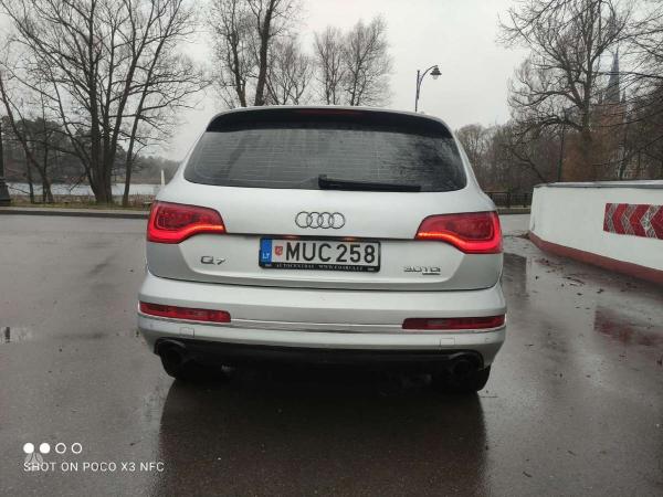 Pelēks Audi Q7 2009 Viļņa, ar dzinēja tilpumu 3.00 L un nobraukumu 350 tūkst. km par 9000 €, foto 3 vietnē AUTOMOTO.COM.LV