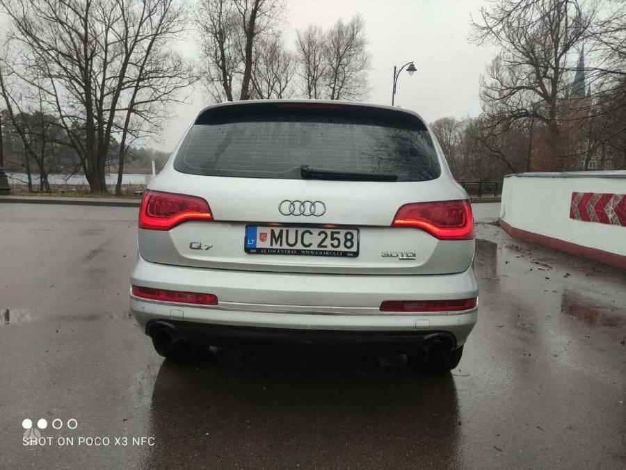 Grey Audi Q7 2009 in Vilnius, with an engine capacity of 3.00 L and mileage of 350 thousand km for 9000 €, photo 3 on AUTOMOTO.COM.LV