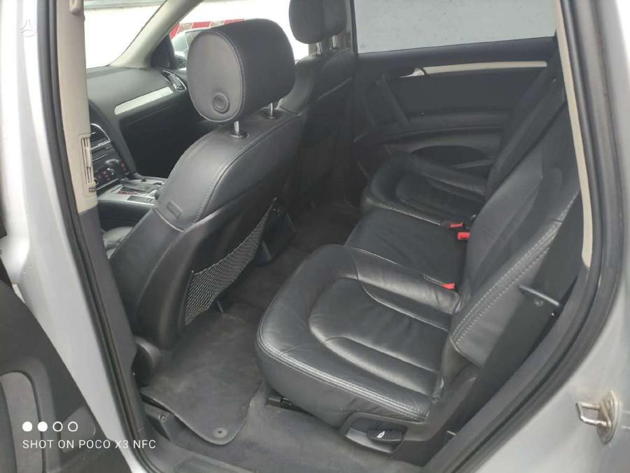 Grey Audi Q7 2009 in Vilnius, with an engine capacity of 3.00 L and mileage of 350 thousand km for 9000 €, photo 17 on AUTOMOTO.COM.LV