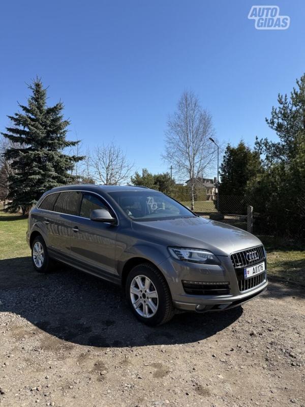 Grey Audi Q7 2009 in Siauliai, with an engine capacity of 3.00 L and mileage of 419 thousand km for 8800 €, photo 1 on AUTOMOTO.COM.LV