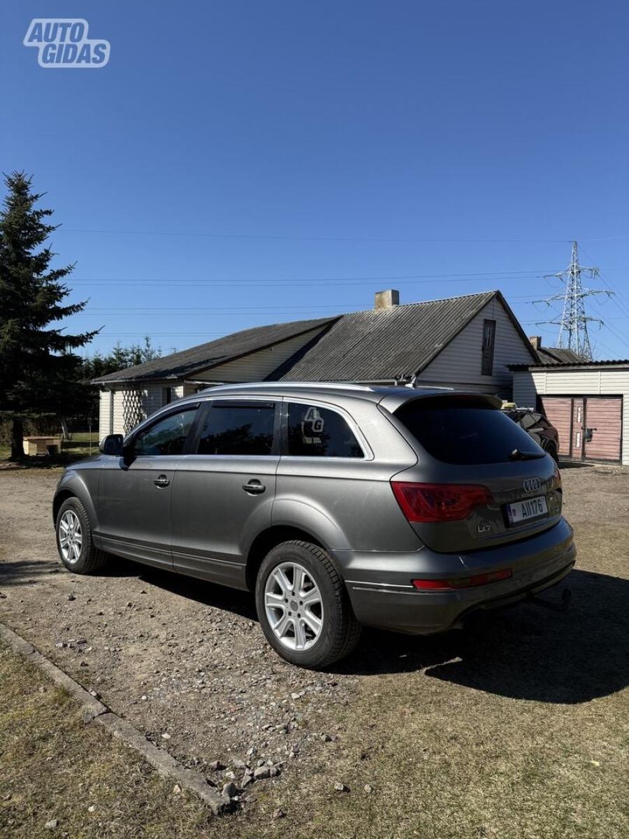 Grey Audi Q7 2009 in Siauliai, with an engine capacity of 3.00 L and mileage of 419 thousand km for 8800 €, photo 5 on AUTOMOTO.COM.LV
