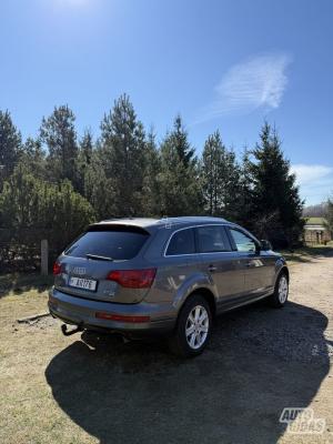 Grey Audi Q7 2009 in Siauliai, with an engine capacity of 3.00 L and mileage of 419 thousand km for 8800 €, photo 7 on AUTOMOTO.COM.LV