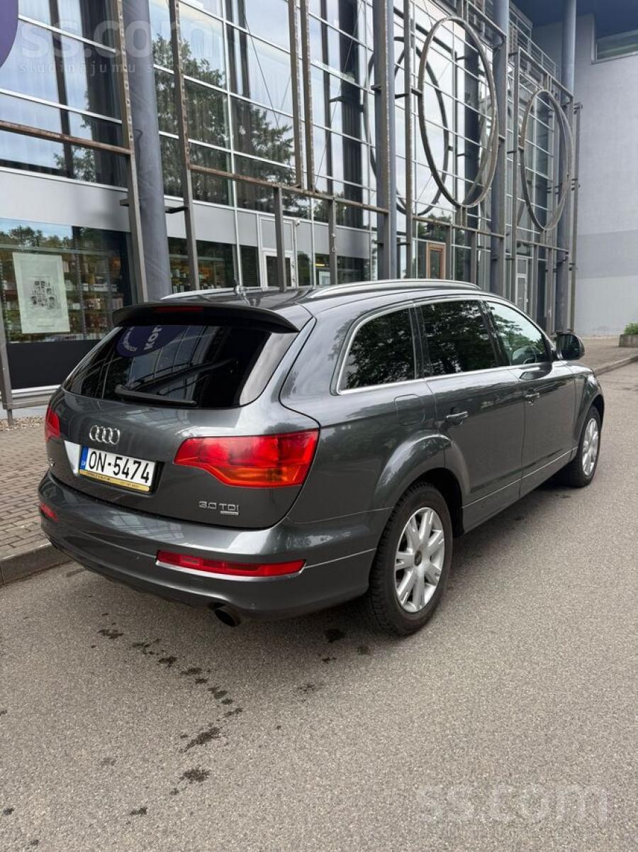 Grey Audi Q7 2009 in Riga, with an engine capacity of 3.00 L and mileage of 0 thousand km for 7500 €, photo 5 on AUTOMOTO.COM.LV