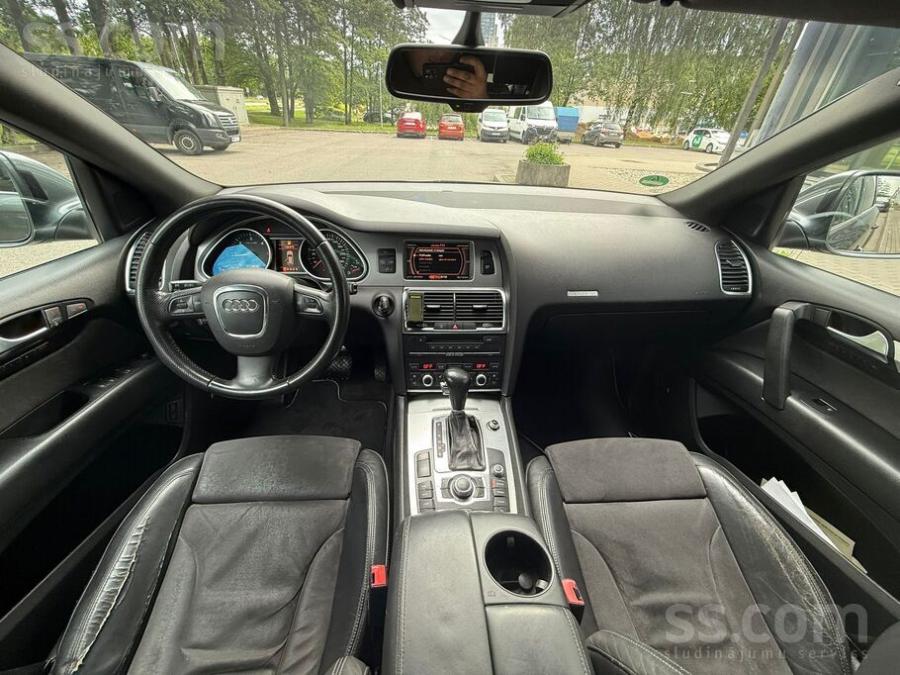 Grey Audi Q7 2009 in Riga, with an engine capacity of 3.00 L and mileage of 0 thousand km for 7500 €, photo 6 on AUTOMOTO.COM.LV
