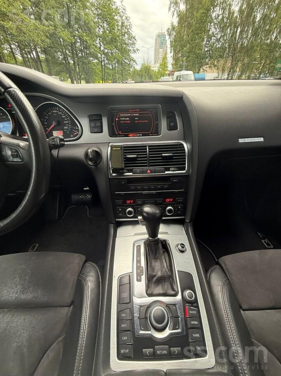 Grey Audi Q7 2009 in Riga, with an engine capacity of 3.00 L and mileage of 0 thousand km for 7500 €, photo 7 on AUTOMOTO.COM.LV