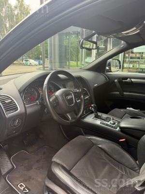 Grey Audi Q7 2009 in Riga, with an engine capacity of 3.00 L and mileage of 0 thousand km for 7500 €, photo 10 on AUTOMOTO.COM.LV