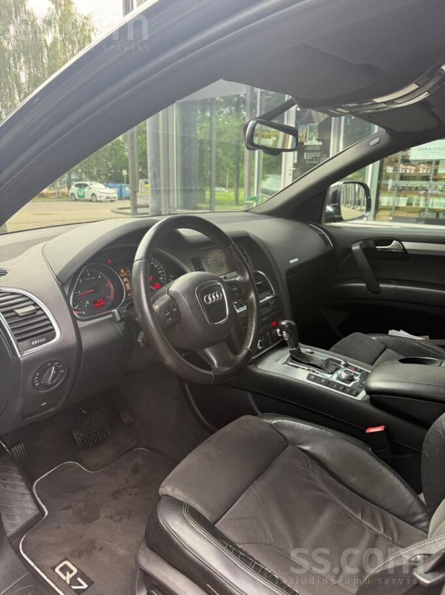 Grey Audi Q7 2009 in Riga, with an engine capacity of 3.00 L and mileage of 0 thousand km for 7500 €, photo 10 on AUTOMOTO.COM.LV