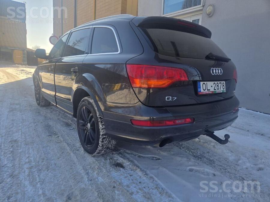 Pelēks Audi Q7 2009 Rīga, ar dzinēja tilpumu 3.00 L un nobraukumu 0 tūkst. km par 7500 €, foto 4 vietnē AUTOMOTO.COM.LV