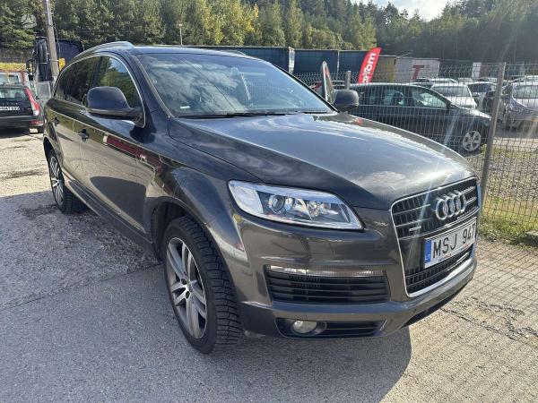 Grey Audi Q7 2009 in Vilnius, with an engine capacity of 2.97 L and mileage of 394 thousand km for 7000 €, photo 1 on AUTOMOTO.COM.LV