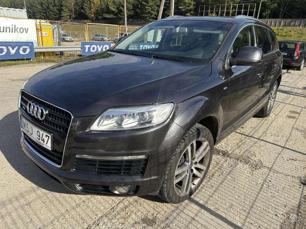 Grey Audi Q7 2009 in Vilnius, with an engine capacity of 2.97 L and mileage of 394 thousand km for 7000 €, photo 2 on AUTOMOTO.COM.LV