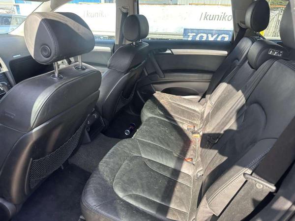 Grey Audi Q7 2009 in Vilnius, with an engine capacity of 2.97 L and mileage of 394 thousand km for 7000 €, photo 8 on AUTOMOTO.COM.LV