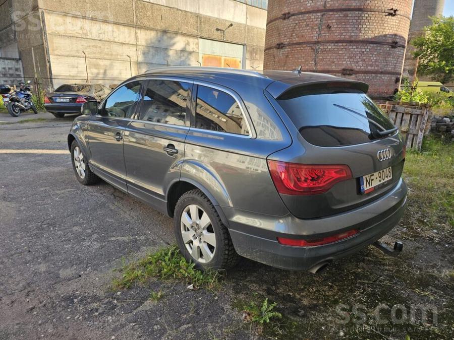 Pelēks Audi Q7 2009 Rīga, ar dzinēja tilpumu 3.00 L un nobraukumu 327 tūkst. km par 6950 €, foto 8 vietnē AUTOMOTO.COM.LV