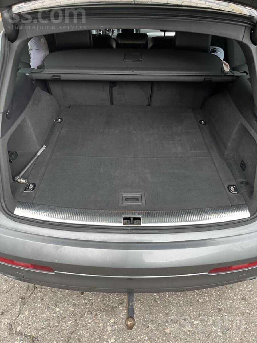 Grey Audi Q7 2009 in Riga, with an engine capacity of 3.00 L and mileage of 287 thousand km for 9150 €, photo 11 on AUTOMOTO.COM.LV
