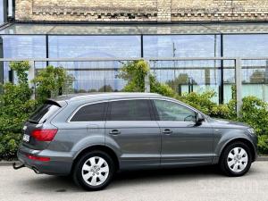 Grey Audi Q7 2009 in Riga, with an engine capacity of 3.00 L and mileage of 328 thousand km for 7350 €, photo 5 on AUTOMOTO.COM.LV