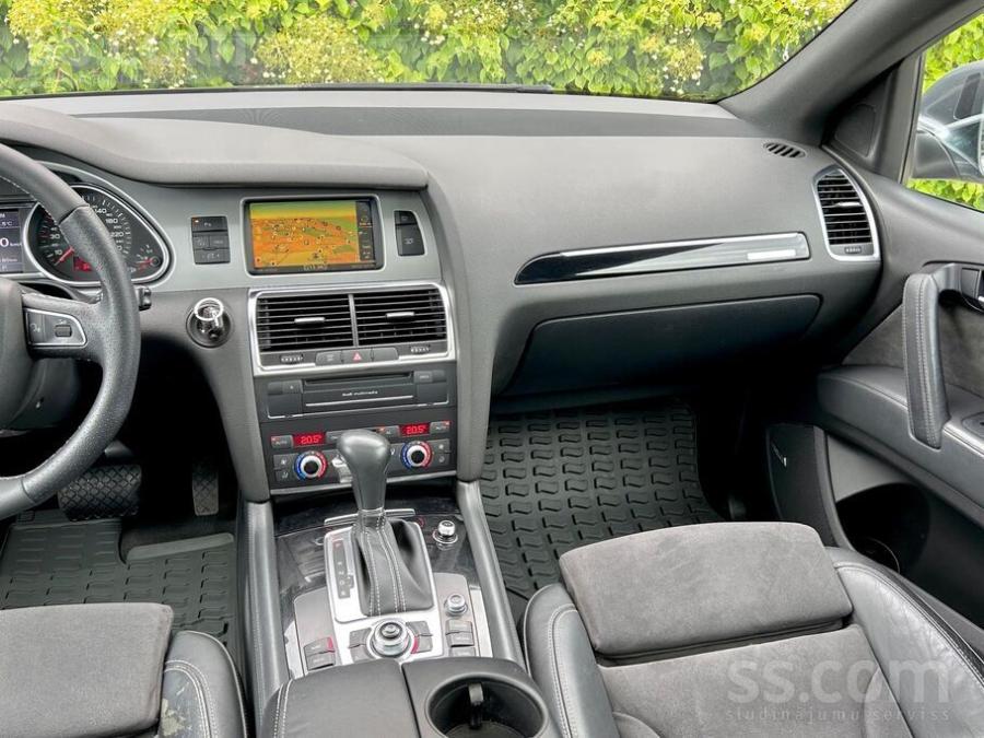 Grey Audi Q7 2009 in Riga, with an engine capacity of 3.00 L and mileage of 328 thousand km for 7350 €, photo 17 on AUTOMOTO.COM.LV