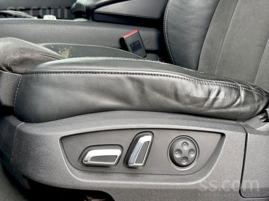 Grey Audi Q7 2009 in Riga, with an engine capacity of 3.00 L and mileage of 328 thousand km for 7350 €, photo 29 on AUTOMOTO.COM.LV