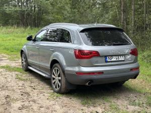 Grey Audi Q7 2009 in Riga, with an engine capacity of 3.00 L and mileage of 344 thousand km for 8800 €, photo 5 on AUTOMOTO.COM.LV
