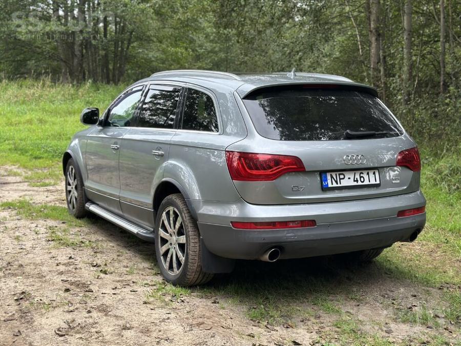 Grey Audi Q7 2009 in Riga, with an engine capacity of 3.00 L and mileage of 344 thousand km for 8800 €, photo 5 on AUTOMOTO.COM.LV