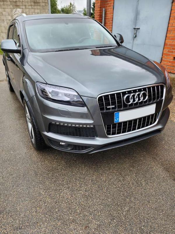 Grey Audi Q7 2009 in Klaipeda, with an engine capacity of 2.97 L and mileage of 421 thousand km for 10000 €, photo 1 on AUTOMOTO.COM.LV