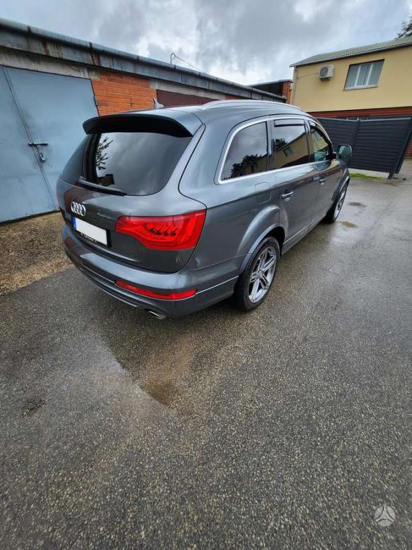 Grey Audi Q7 2009 in Klaipeda, with an engine capacity of 2.97 L and mileage of 421 thousand km for 10000 €, photo 5 on AUTOMOTO.COM.LV