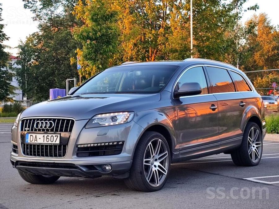 Grey Audi Q7 2010 in Riga, with an engine capacity of 3.00 L and mileage of 320 thousand km for 11500 €, photo 5 on AUTOMOTO.COM.LV