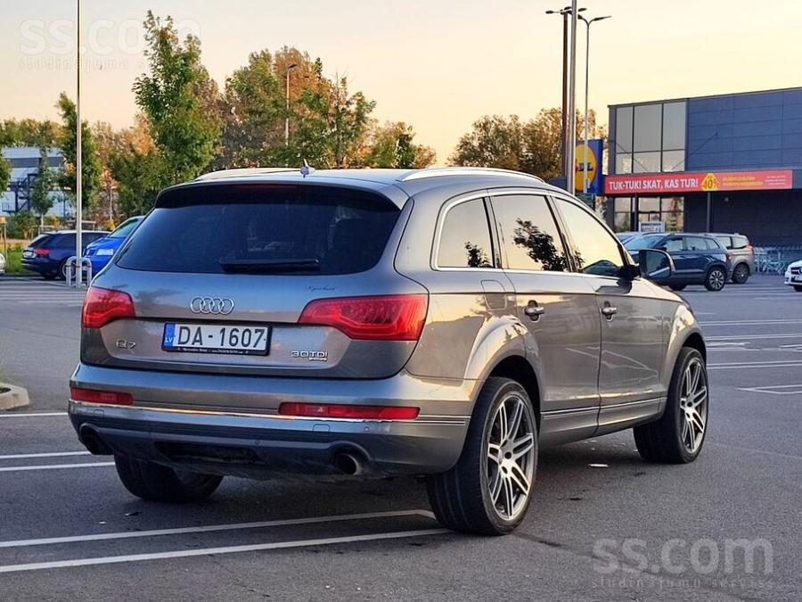Grey Audi Q7 2010 in Riga, with an engine capacity of 3.00 L and mileage of 320 thousand km for 11500 €, photo 8 on AUTOMOTO.COM.LV