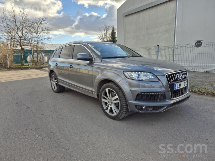 Grey Audi Q7 2010 in Riga, with an engine capacity of 3.00 L and mileage of 326 thousand km for 11500 €, photo 2 on AUTOMOTO.COM.LV