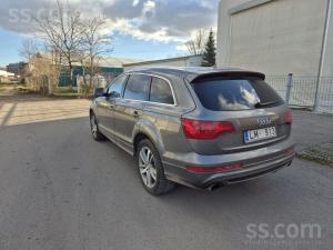 Grey Audi Q7 2010 in Riga, with an engine capacity of 3.00 L and mileage of 326 thousand km for 11500 €, photo 3 on AUTOMOTO.COM.LV