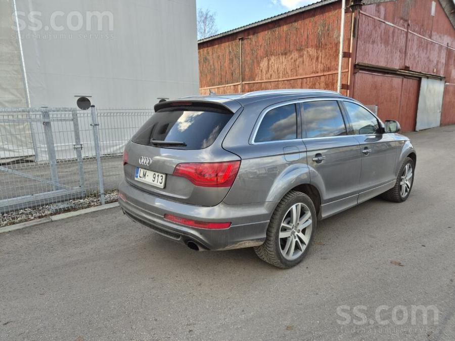 Grey Audi Q7 2010 in Riga, with an engine capacity of 3.00 L and mileage of 326 thousand km for 11500 €, photo 4 on AUTOMOTO.COM.LV