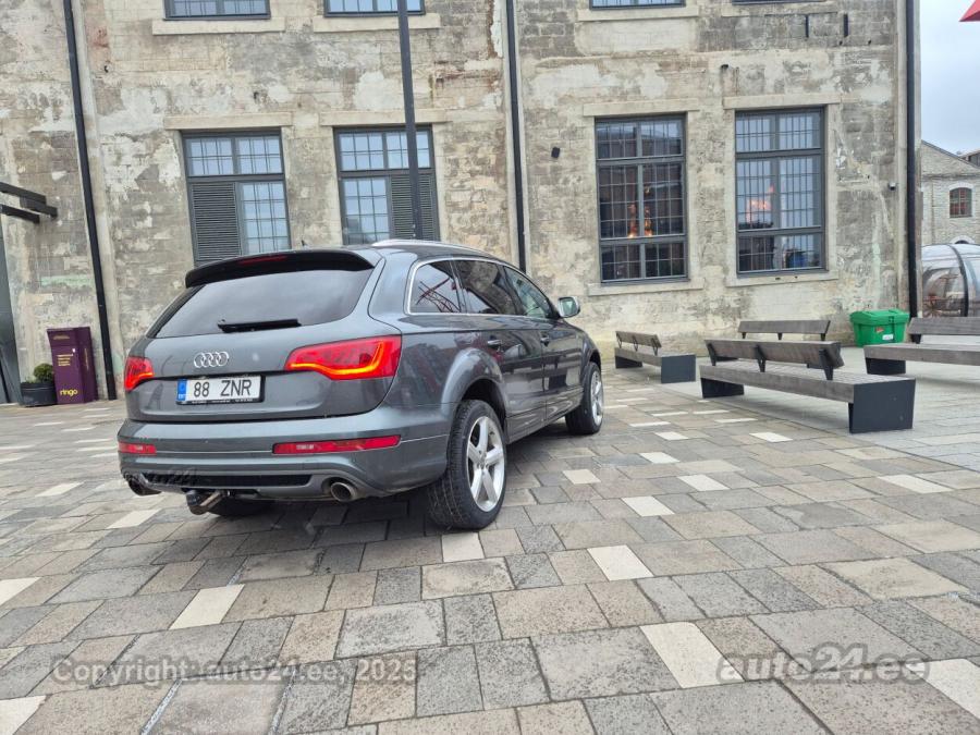 Pelēks Audi Q7 2010 Tallina, ar dzinēja tilpumu 3.00 L un nobraukumu 323 tūkst. km par 9900 €, foto 1 vietnē AUTOMOTO.COM.LV