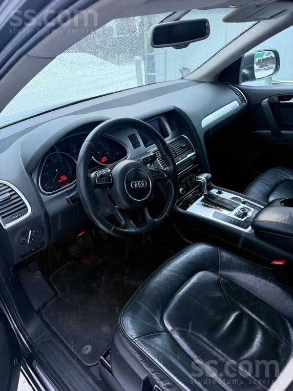 Grey Audi Q7 2010 in Riga, with an engine capacity of 3.00 L and mileage of 294 thousand km for 10500 €, photo 4 on AUTOMOTO.COM.LV