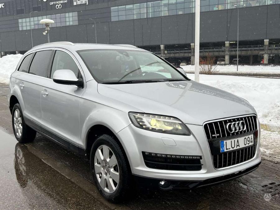 Pelēks Audi Q7 2010 Viļņa, ar dzinēja tilpumu 2.97 L un nobraukumu 282 tūkst. km par 7600 €, foto 1 vietnē AUTOMOTO.COM.LV