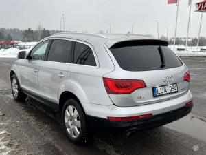 Pelēks Audi Q7 2010 Viļņa, ar dzinēja tilpumu 2.97 L un nobraukumu 282 tūkst. km par 7600 €, foto 2 vietnē AUTOMOTO.COM.LV