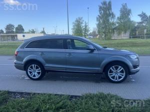 Grey Audi Q7 2010 in Rezekne, with an engine capacity of 3.00 L and mileage of 302 thousand km for 9800 €, photo 9 on AUTOMOTO.COM.LV