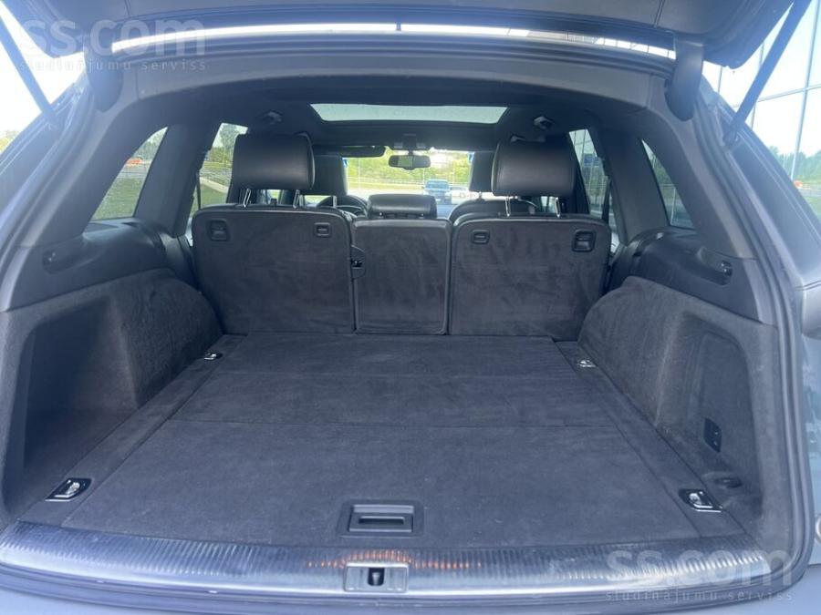 Grey Audi Q7 2010 in Rezekne, with an engine capacity of 3.00 L and mileage of 302 thousand km for 9800 €, photo 24 on AUTOMOTO.COM.LV