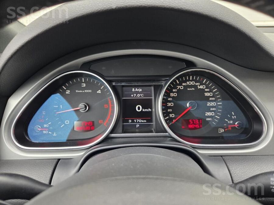 Pelēks Audi Q7 2010 Rīga, ar dzinēja tilpumu 3.00 L un nobraukumu 185 tūkst. km par 11290 €, foto 24 vietnē AUTOMOTO.COM.LV