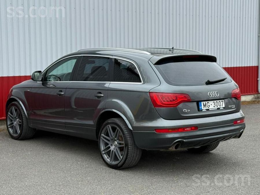 Pelēks Audi Q7 2010 Rīga, ar dzinēja tilpumu 3.00 L un nobraukumu 0 tūkst. km par 8990 €, foto 4 vietnē AUTOMOTO.COM.LV