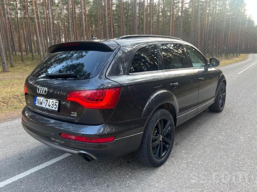 Pelēks Audi Q7 2010 Rīga, ar dzinēja tilpumu 3.00 L un nobraukumu 400 tūkst. km par 9000 €, foto 3 vietnē AUTOMOTO.COM.LV