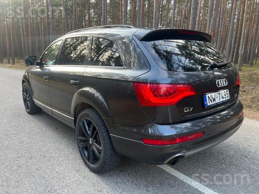Pelēks Audi Q7 2010 Rīga, ar dzinēja tilpumu 3.00 L un nobraukumu 400 tūkst. km par 9000 €, foto 5 vietnē AUTOMOTO.COM.LV