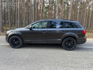 Pelēks Audi Q7 2010 Rīga, ar dzinēja tilpumu 3.00 L un nobraukumu 400 tūkst. km par 9000 €, foto 7 vietnē AUTOMOTO.COM.LV