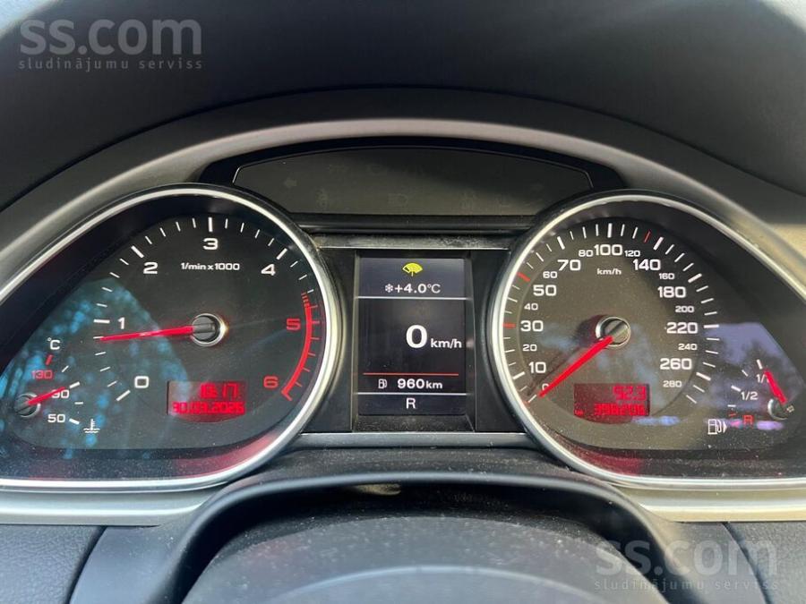 Pelēks Audi Q7 2010 Rīga, ar dzinēja tilpumu 3.00 L un nobraukumu 400 tūkst. km par 9000 €, foto 11 vietnē AUTOMOTO.COM.LV